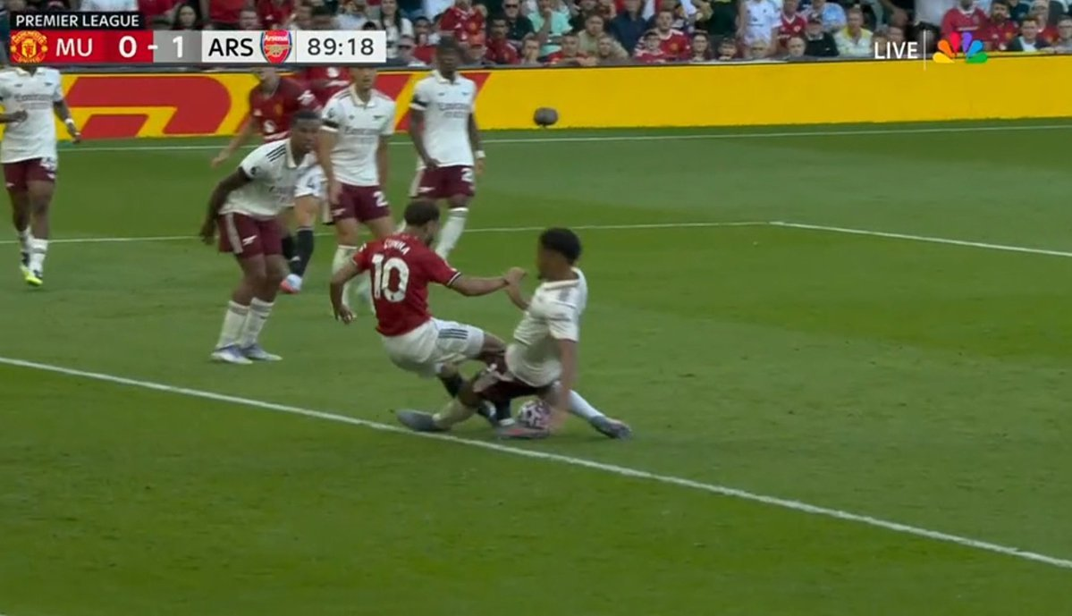 Mike Dean issues bizarre explanation for Man Utd penalty incident vs ...