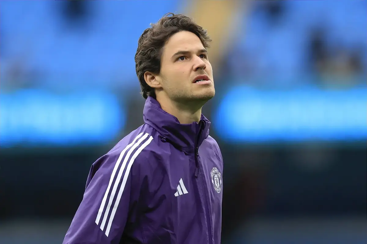 Royal Antwerp chief confirms Man Utd blocked Senne Lammens’ Aston Villa ...