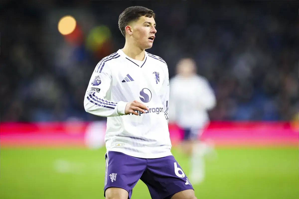 Man Utd confirm Darren Fletcher XI vs Brighton as Shea Lacey decision ...